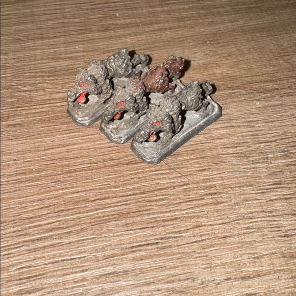Dungeons & Dragons | Toys | Gray And Red Wolf Figurine Dnd Set Of 3 ...